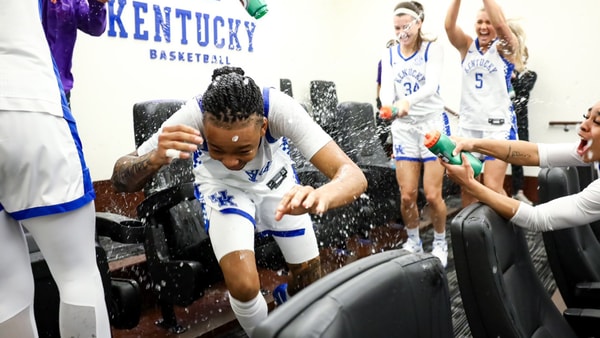 '26 OL Will Conroy "definitely" wants to return to Kentucky following ...