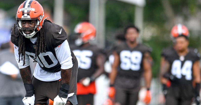 Cleveland Browns: Former NFL guard responds to Jadeveon Clowney