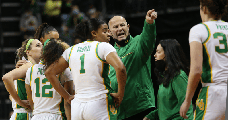 Oregon tied for 25th spot in latest AP Poll - On3