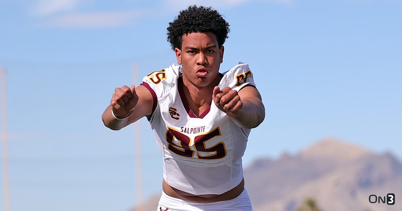 Ohio State: Buckeyes offer major edge rusher Elijah Rushing