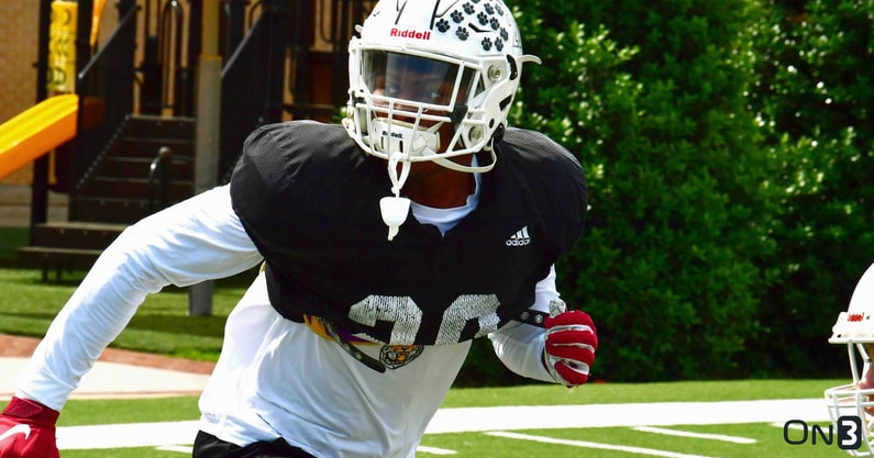 4-star Baton Rouge LB Jaiden Ausberry building relationship with LSU staff