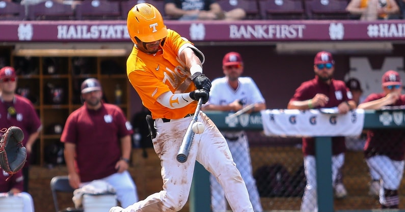 LOOK: Tennessee Volunteers show off their SEC regular season champs ...
