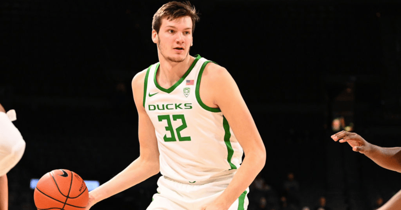 Dana Altman praises offseason efforts, progression of Oregon forward ...