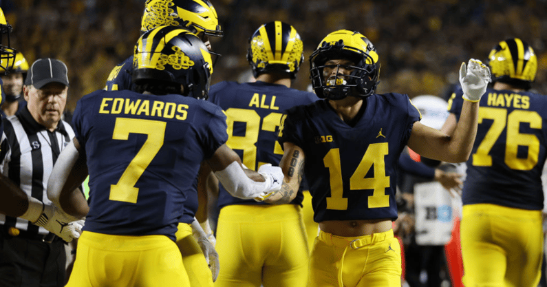 Michigan Football Snap Counts Pff Grades From Hawaii Win