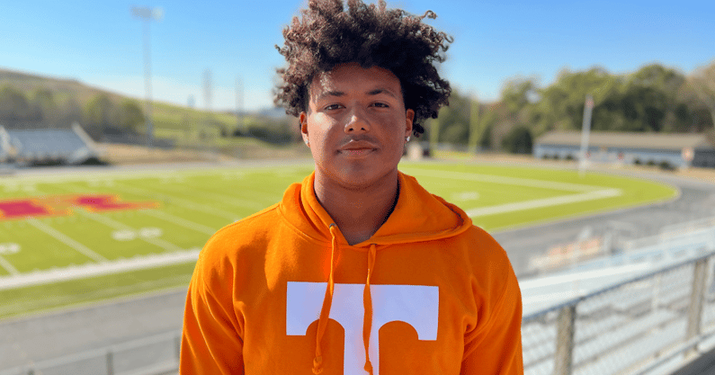 5-star Daevin Hobbs details decision to wear orange after Rocky Top ...