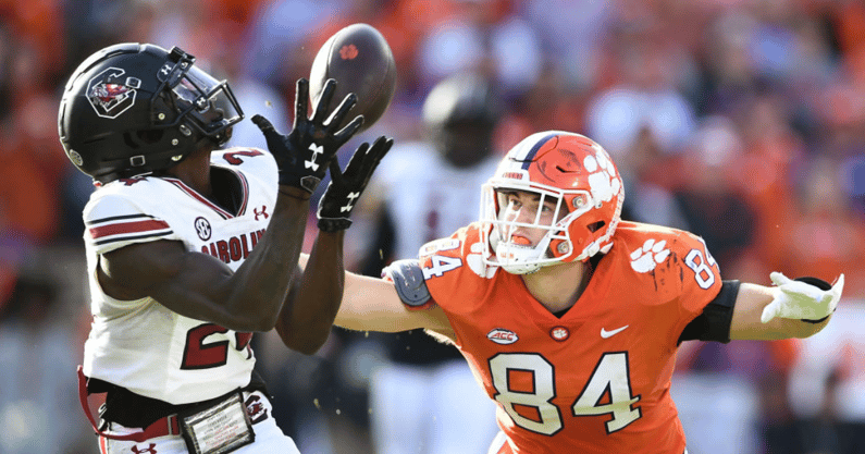 Clemson OC Brandon Streeter defends quarterback DJ Uiagalelei