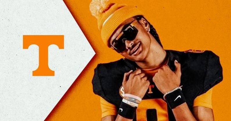 Tennessee signs five-star quarterback Nico Iamaleava