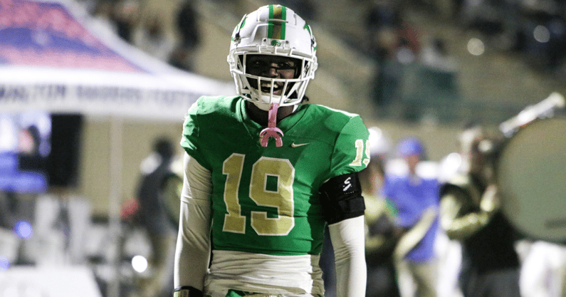 Top 40 EDGE KingJoseph Edwards announces his first cutdown