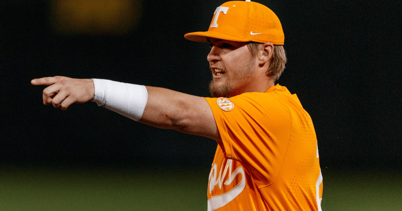 Breaking down Tennessee baseball on the 3-2-1