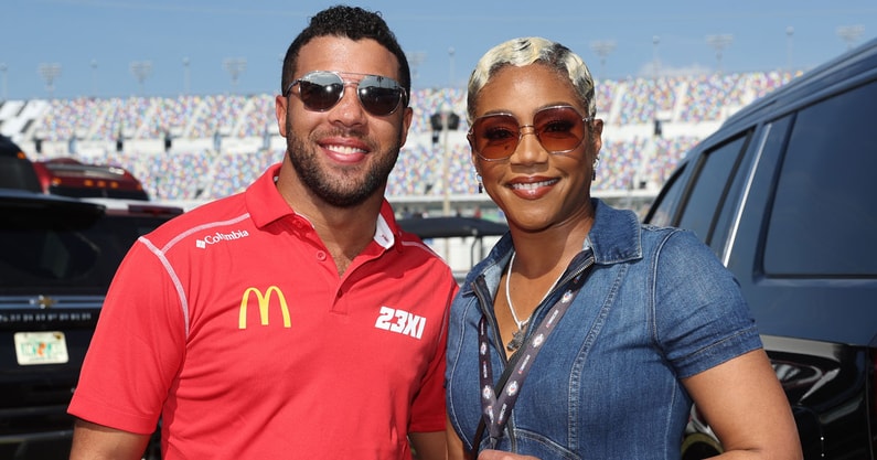 Bubba Wallace celebrates Tennessee win over Duke on Twitter