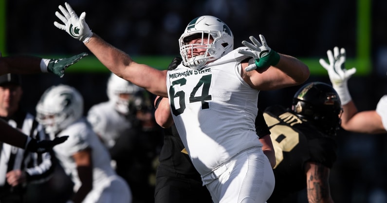 Michigan State's Jacob Slade, Jarrett Horst sign as free agents