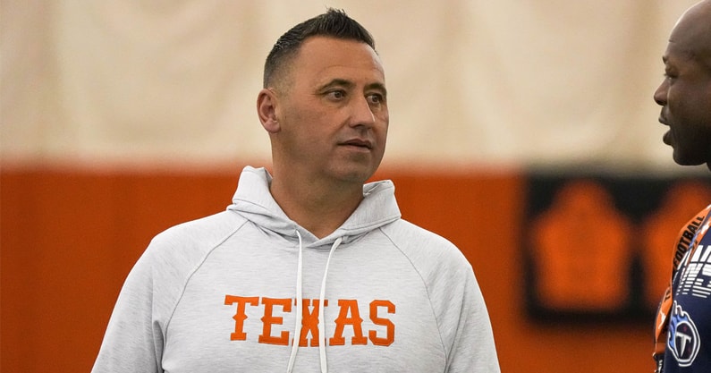 Steve Sarkisian evaluates Texas' depth at linebacker - On3