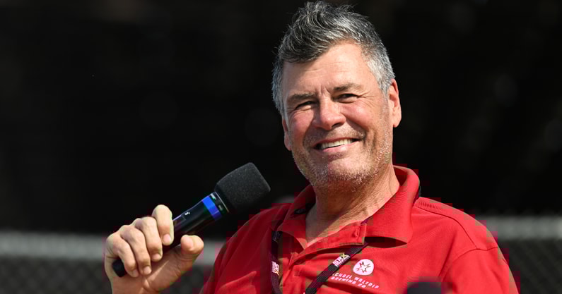 Fox NASCAR cameras help reunite Michael Waltrip with lost iPhone ahead ...