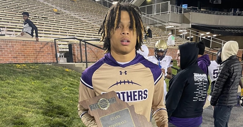 Short update on a receiver discussing his Kansas State offer