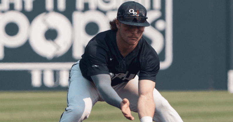 Family returns Blaze Brothers' three-run home run ball to him following ...