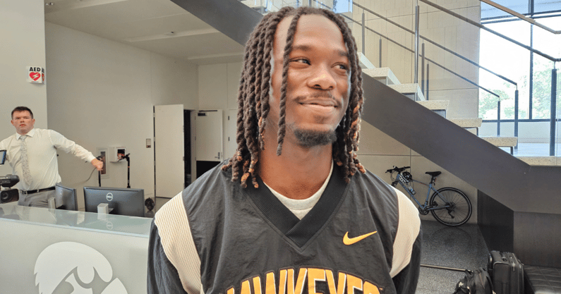 Harris mentoring younger Iowa players