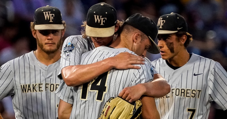 Lsu Fans Greet Wake Forest With Standing Ovation At Team Hotel