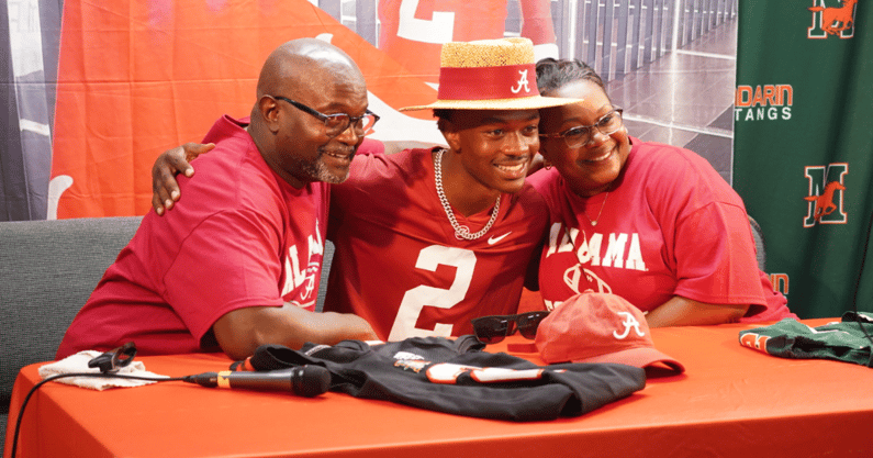 Elite '25 WR breaks down commitment to Alabama - On3