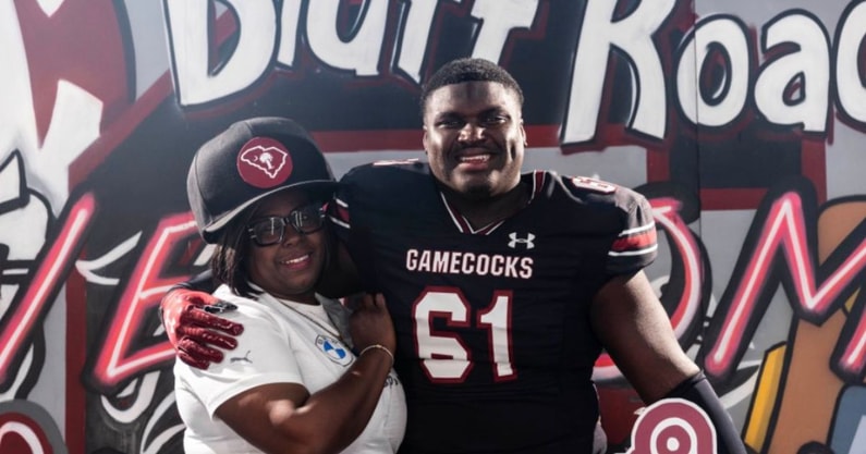 South Carolina making early push for 2026 offensive line target