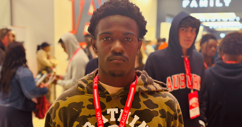 Cunningham makes first Auburn game visit: 'This won't be my last'