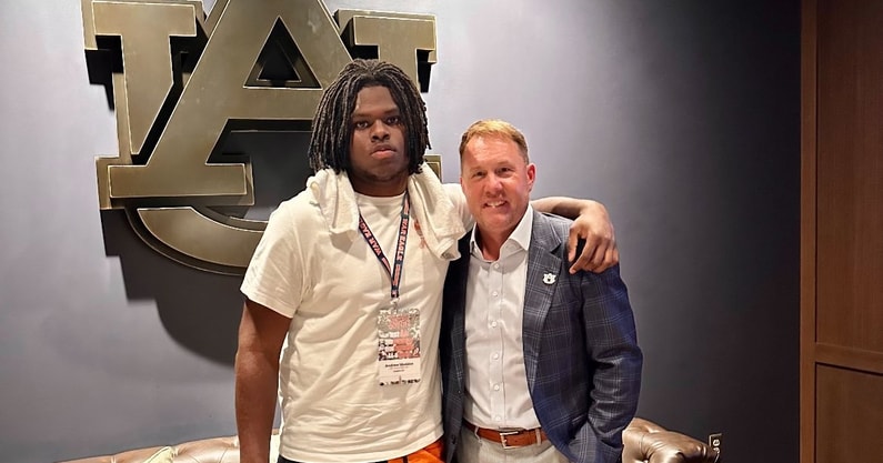 Class of 2025 No. 5 DL Andrew Maddox returns to Auburn