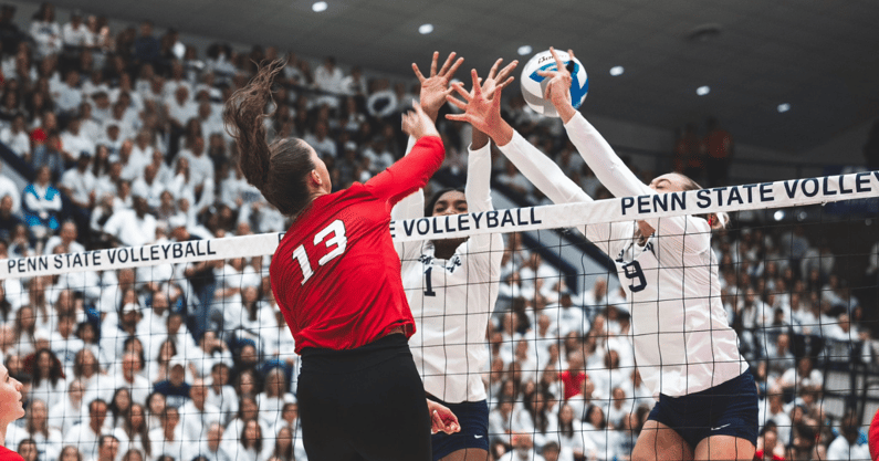 No. 1 Nebraska volleyball reverse sweeps No. 16 Penn State