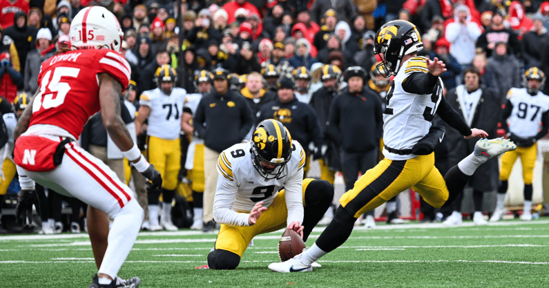 Hawkeyes ride last second field goal to victory