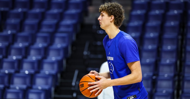 Gators C Micah Handlogten shooting 200 free throws after practice