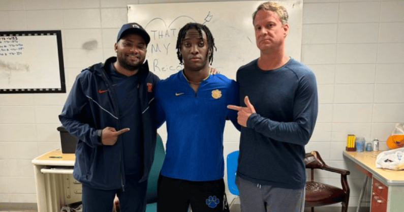 Latest buzz around 4-star RB Akylin Dear