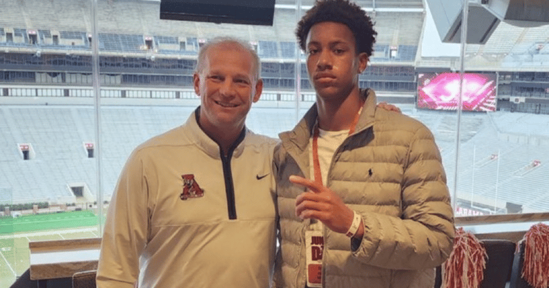 Alabama "stands high" for 2025 WR following junior day visit