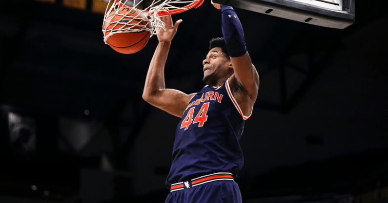 Rapid reaction: No. 13 Auburn dismantles Missouri on the road