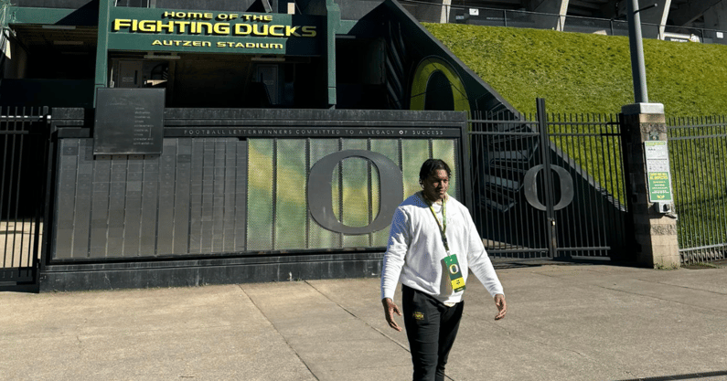 Four-Star OT Ziyare Addison Locks in Oregon Official - On3