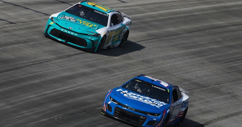 NASCAR insiders weigh in on latest Kyle Larson, Denny Hamlin dust up