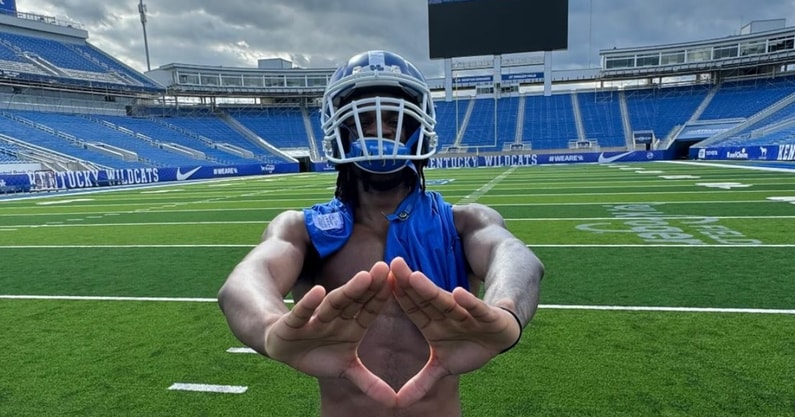 Kentucky MBB takes over Kroger Field: "Everything is a little easier ...