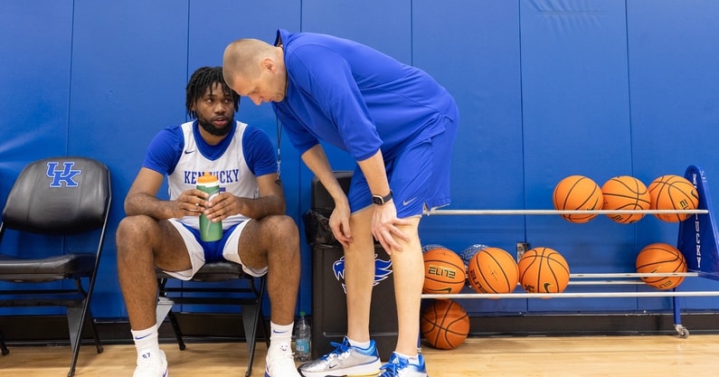 Ansley Almonor on Kentucky's shooting ability: 'It's not just on paper ...