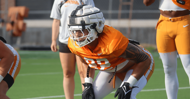 Tennessee linebackers must step up without veteran Keenan Pili