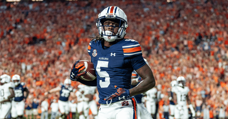 Auburn players react to 70-point season-opening win