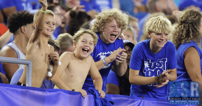 Stoops thanks fans again, calls on them to bring it vs. South Carolina ...