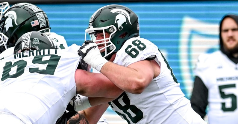 Michigan State guard Gavin Broscious exits with injury