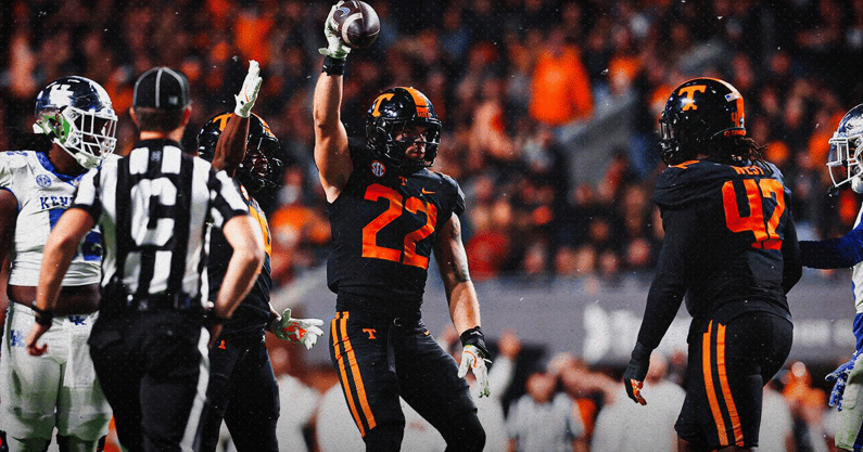 Tennessee assistant coach Tuesday: LBs stepping up...Kitselman! - On3