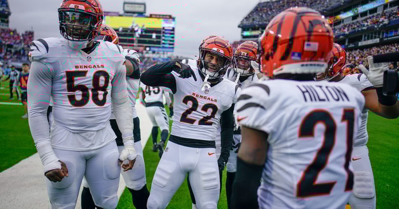 Hawkeyes in the NFL: Week 15 Top Performers