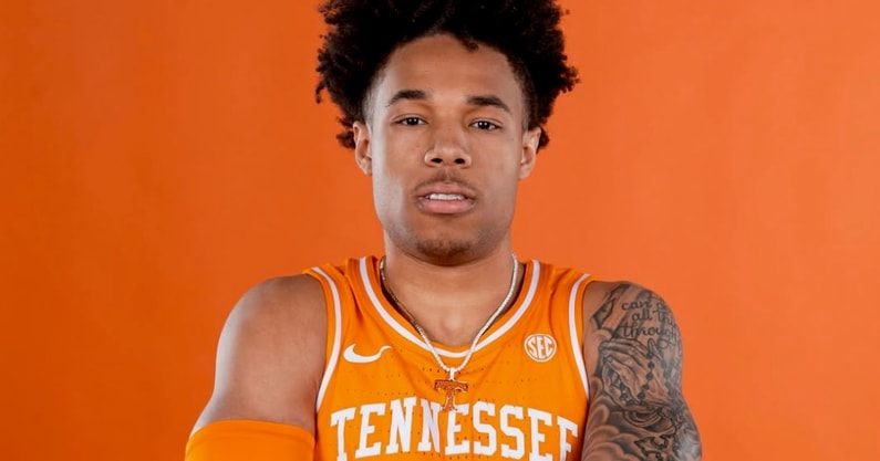 Tennessee announces signing of point guard Troy Henderson