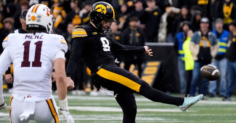 Michigan State lands Iowa transfer punter Rhys Dakin