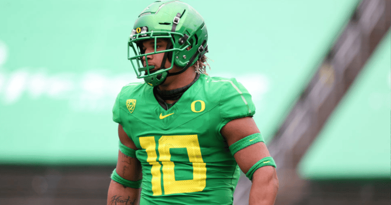 Justin Flowe, Noah Sewell thriving together during Oregon preseason ...