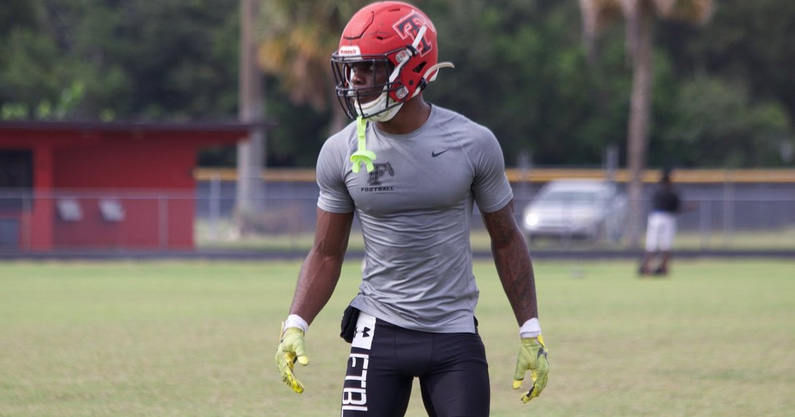 3-star safety Damani Dent sets commitment date for Oct. 18