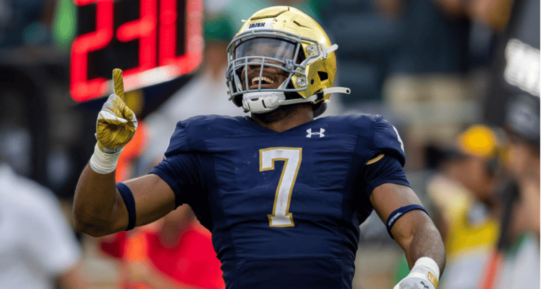 Notre Dame DE Isaiah Foskey to return for Fighting Irish football in 2022