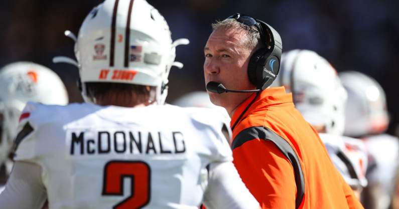 WATCH: Bowling Green head coach Scot Loeffler ejected vs. Buffalo