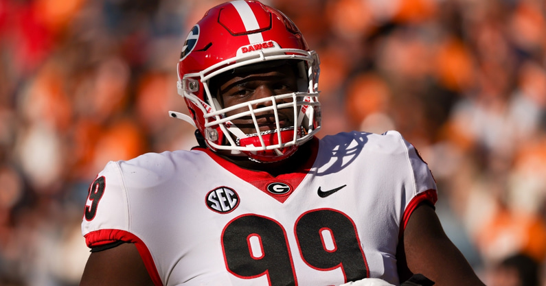 WATCH: Jordan Davis finds the end zone to give Georgia early lead