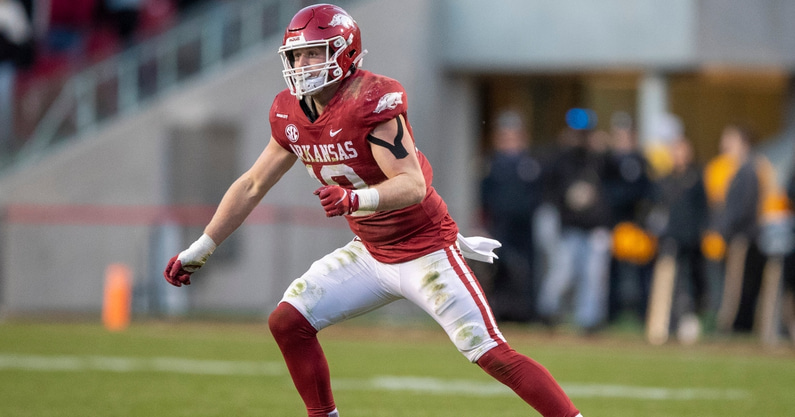 Arkansas star linebacker Bumper Pool announces 2022 intentions Arkansas star linebacker Bumper Pool announces 2022 intentions
