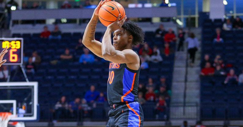 Elijah Kennedy will reportedly enter transfer portal after first year ...